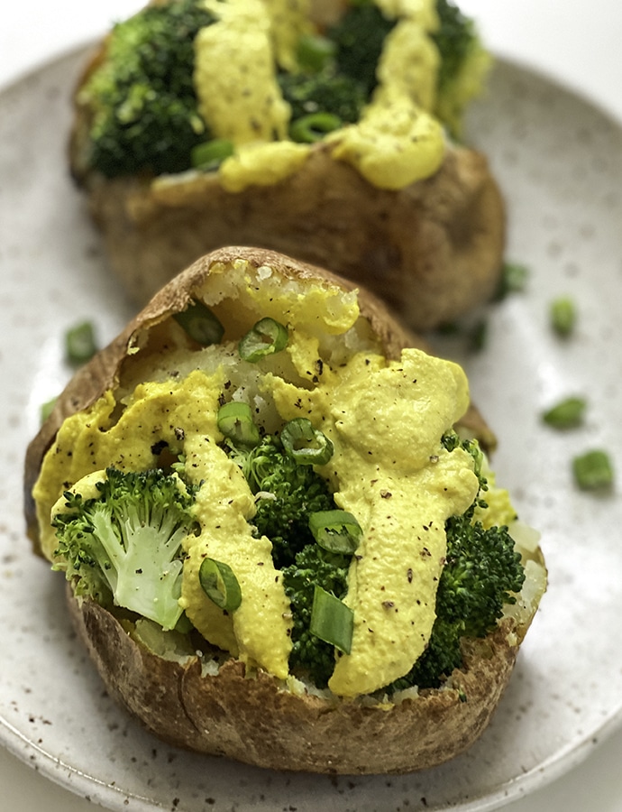 Vegan Broccoli + Cheese Potato Spud | GIRLS WHO EAT