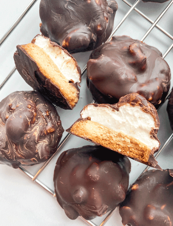 5 Ingredient Vegan Mallomars | GIRLS WHO EAT